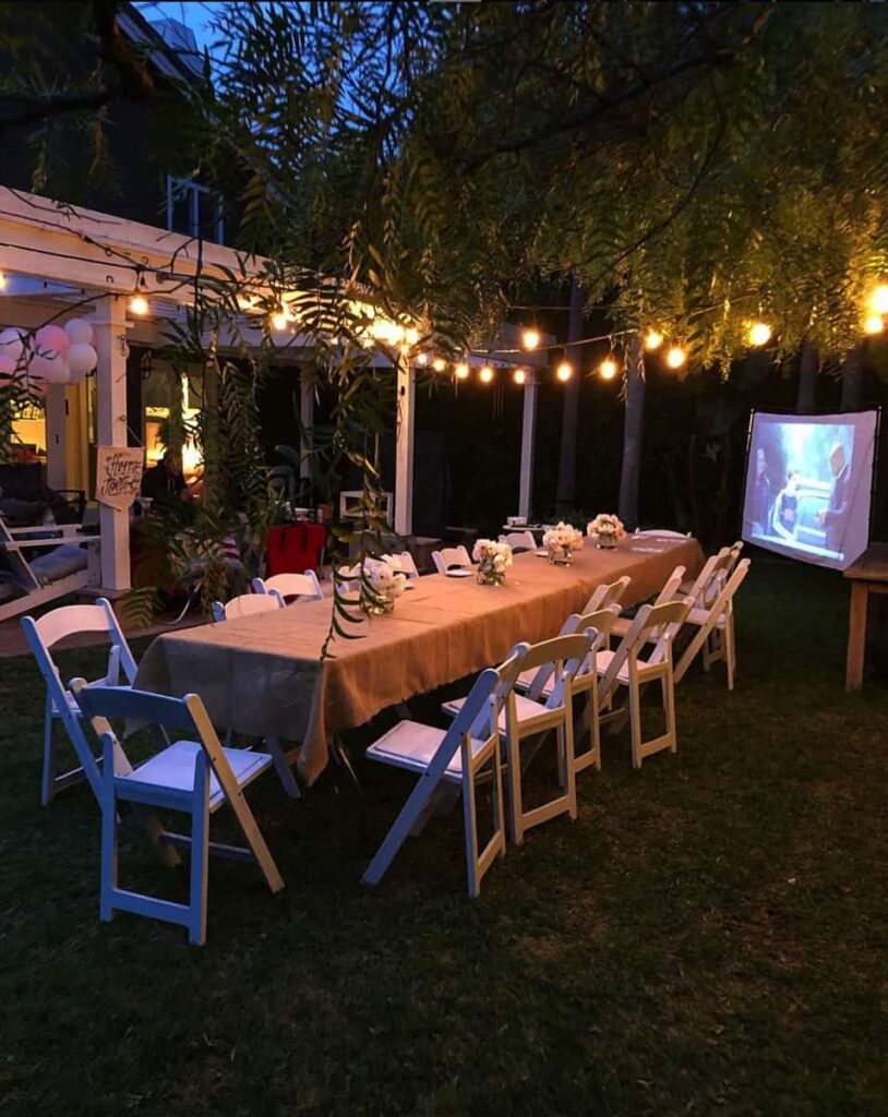26 Exciting Backyard or Garden DIY Outdoor Movie Screen Ideas