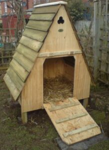 34 Free & Easy-to-Build DIY Duck House Plans